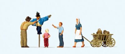 Preiser HO Scale Model Figure/People Set Putting Up the Scarecrow (6 ...