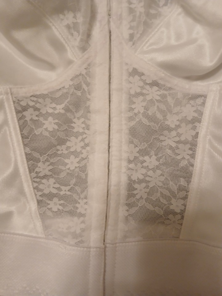 EXQUISITE FORM White Longline Posture Bra w/Lace Front Snap Close ...