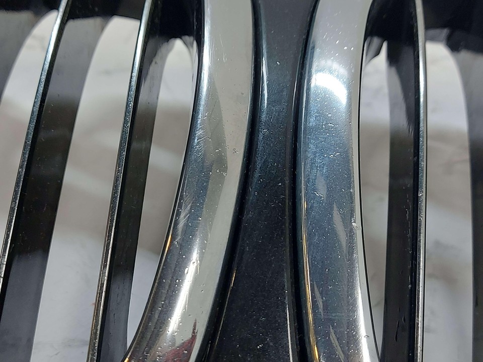 06-08 BMW 750I UPPER GRILL GRILLE 51137145739 51137145740 *PITTING ...