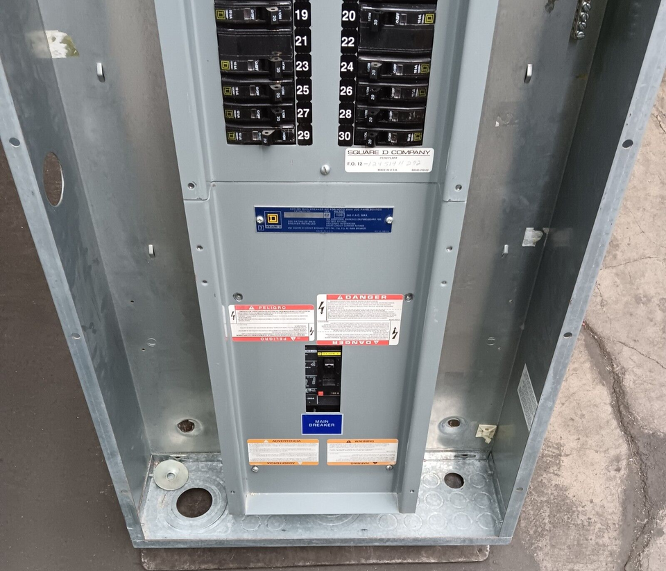 SQUARE D 100 AMP MAIN BREAKER NQOD PANELBOARD 30 CIRCUIT 208Y/120V ...
