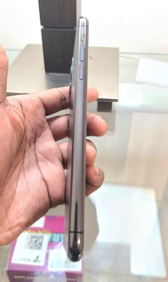 Apple iPhone 11 Pro Max 64GB Unlocked Space Grey Free shipping Read! | eBay