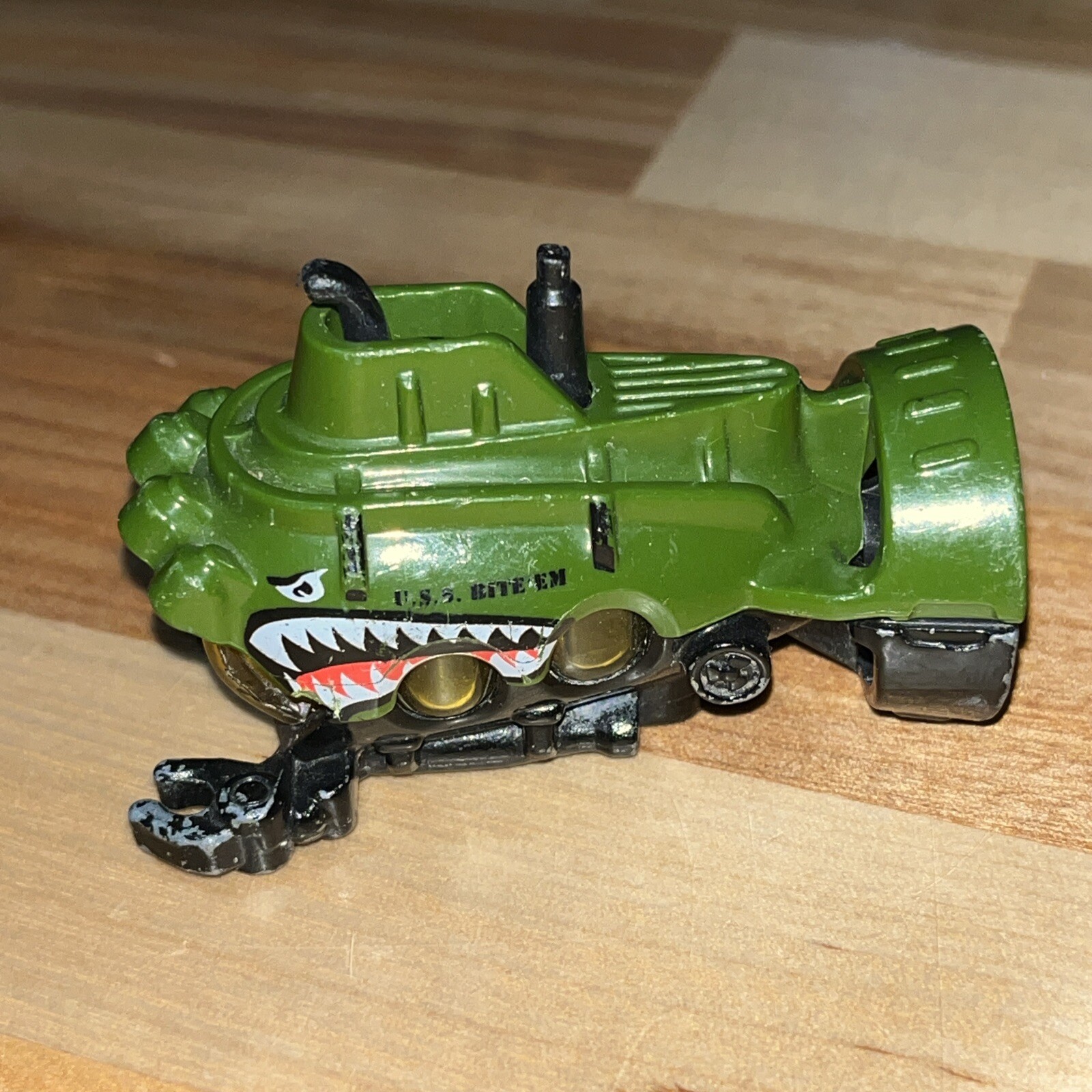 2013 Matchbox Diecast Vehicle Deep Diver Submarine USS Bite Me #113 1 ...