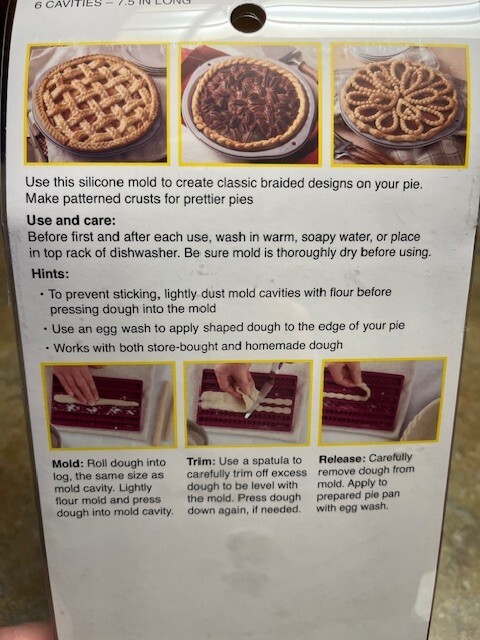 Wilton Silicone Bakeware, 6 Cavity Decorative Pie Crust Mold new ...
