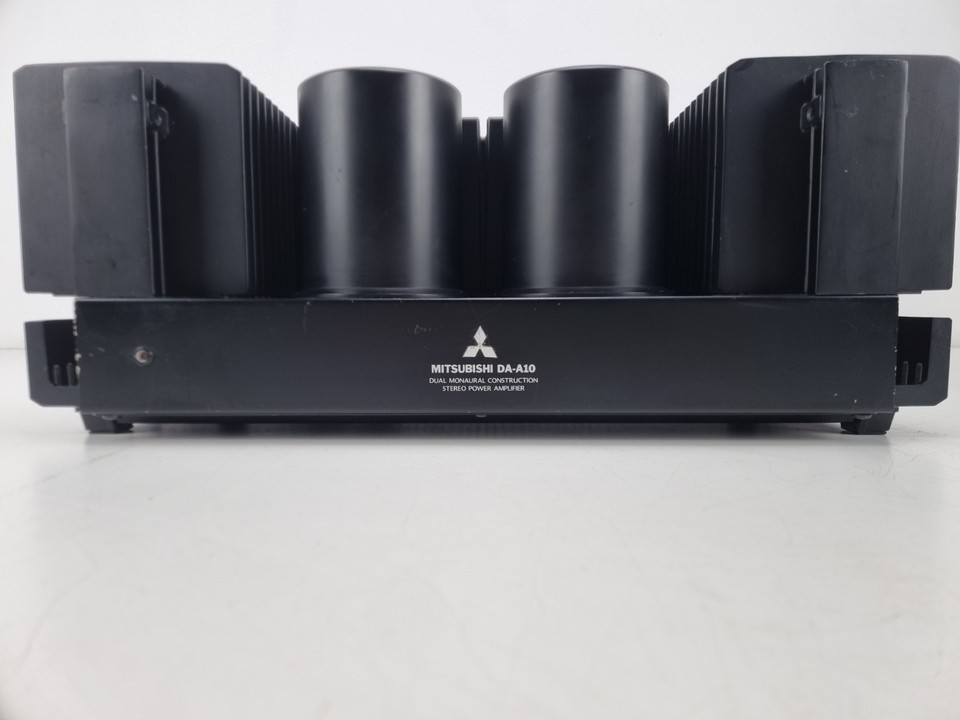 Mitsubishi DA-C20 Tuner Preamplifier - DA-A10 Stereo Power Amplifier ...