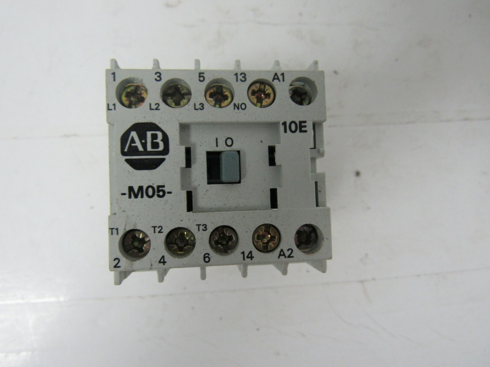 ALLEN-BRADLEY 100-M05N*3 SER A | eBay