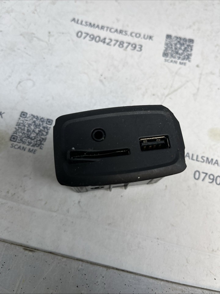 RENAULT ZOE USB PORT AUX SD CARD SLOT SOCKET 2012-2019 280233435R | eBay