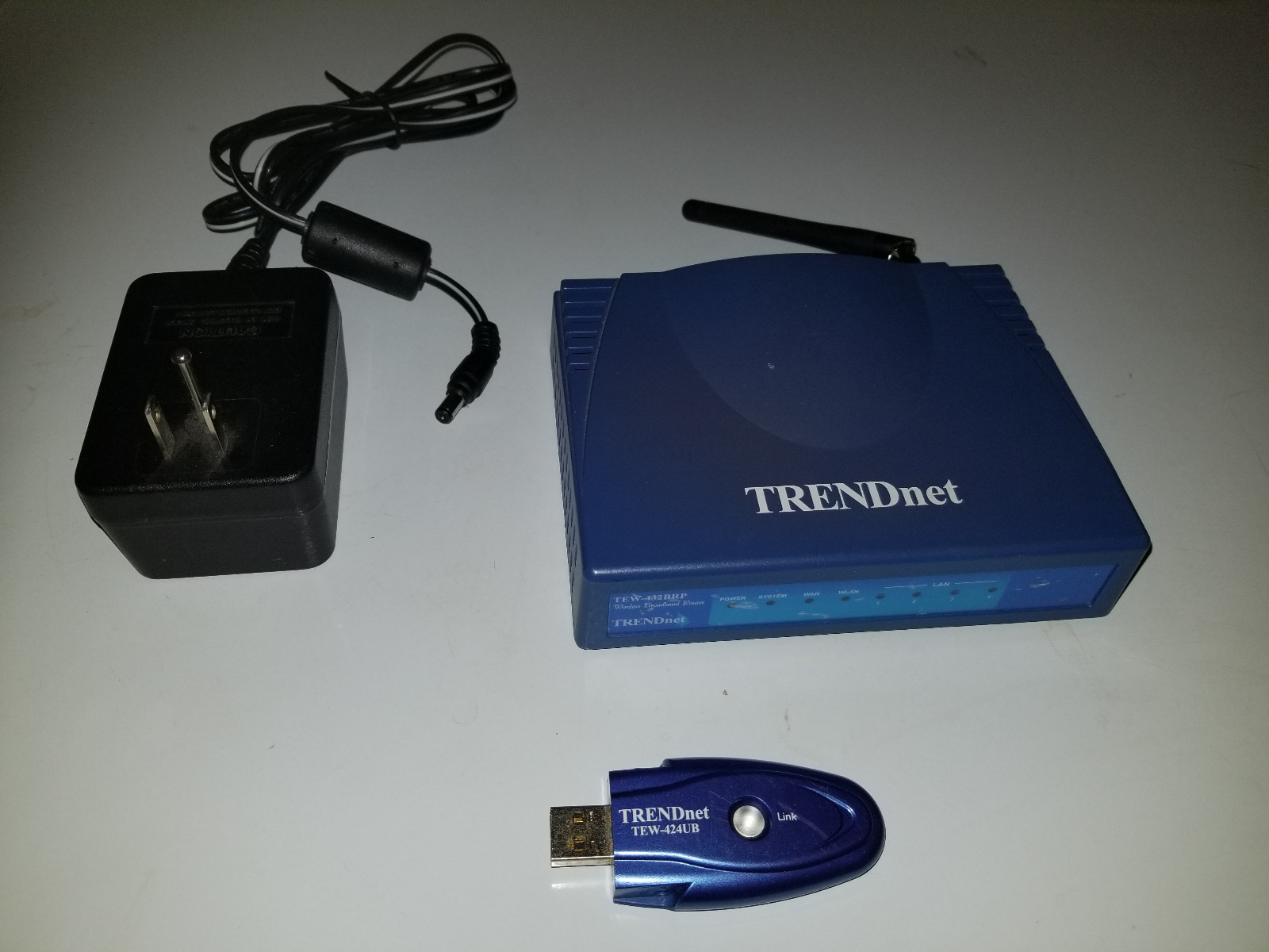 TRENDnet Wireless Router (TEW-432BRP) & USB adapter (TEW-424UB) 4-Port ...