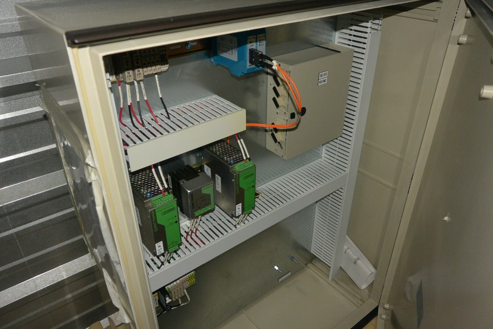 I/O CABINET W/TERMINATIONS CAN BE USED FOR ANY SYSTEM DELTAV HONEYWELL ...