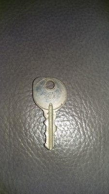 VINTAGE MARINE KIEKHAEFER MERCURY OUTBOARD BOAT KEYS KEY CODE # 104 | eBay