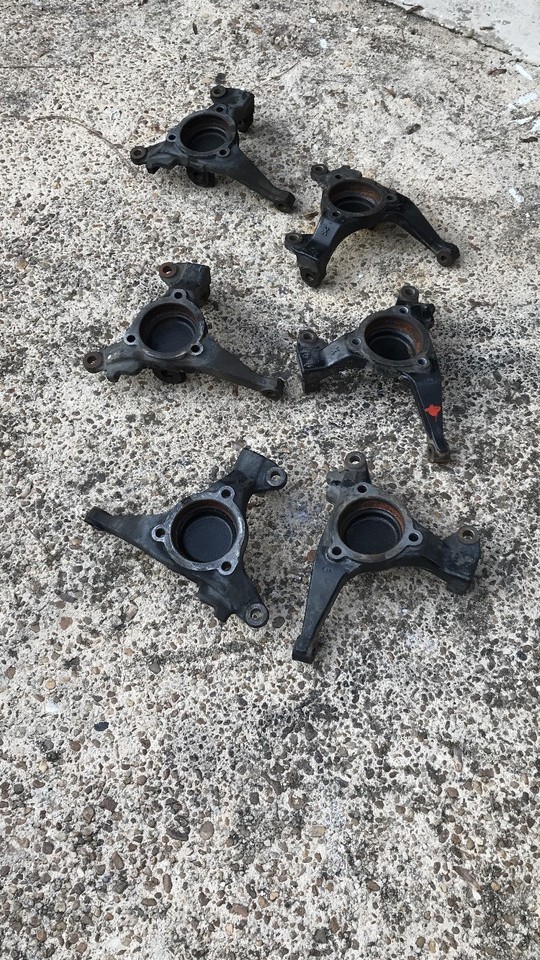 98-04 2wd S10 Blazer Spindles L/R WITH HUB BOLTS. Great For G-bodies ...