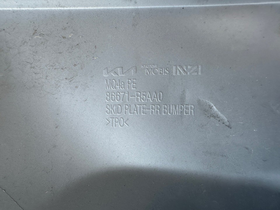 OEM 2024-2025 Kia Sorento Rear Bumper Trim Molding Skid Plate 86671 ...