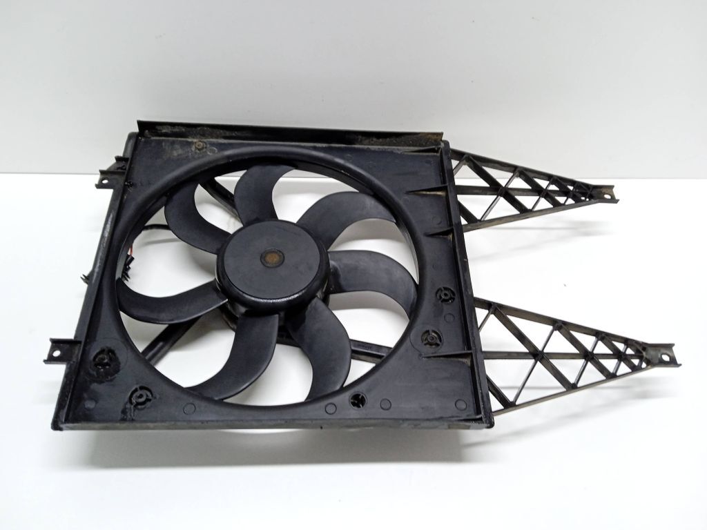 Skoda Roomster (5J) 2008 Radiator cooling fan shroud cowling Diesel ...