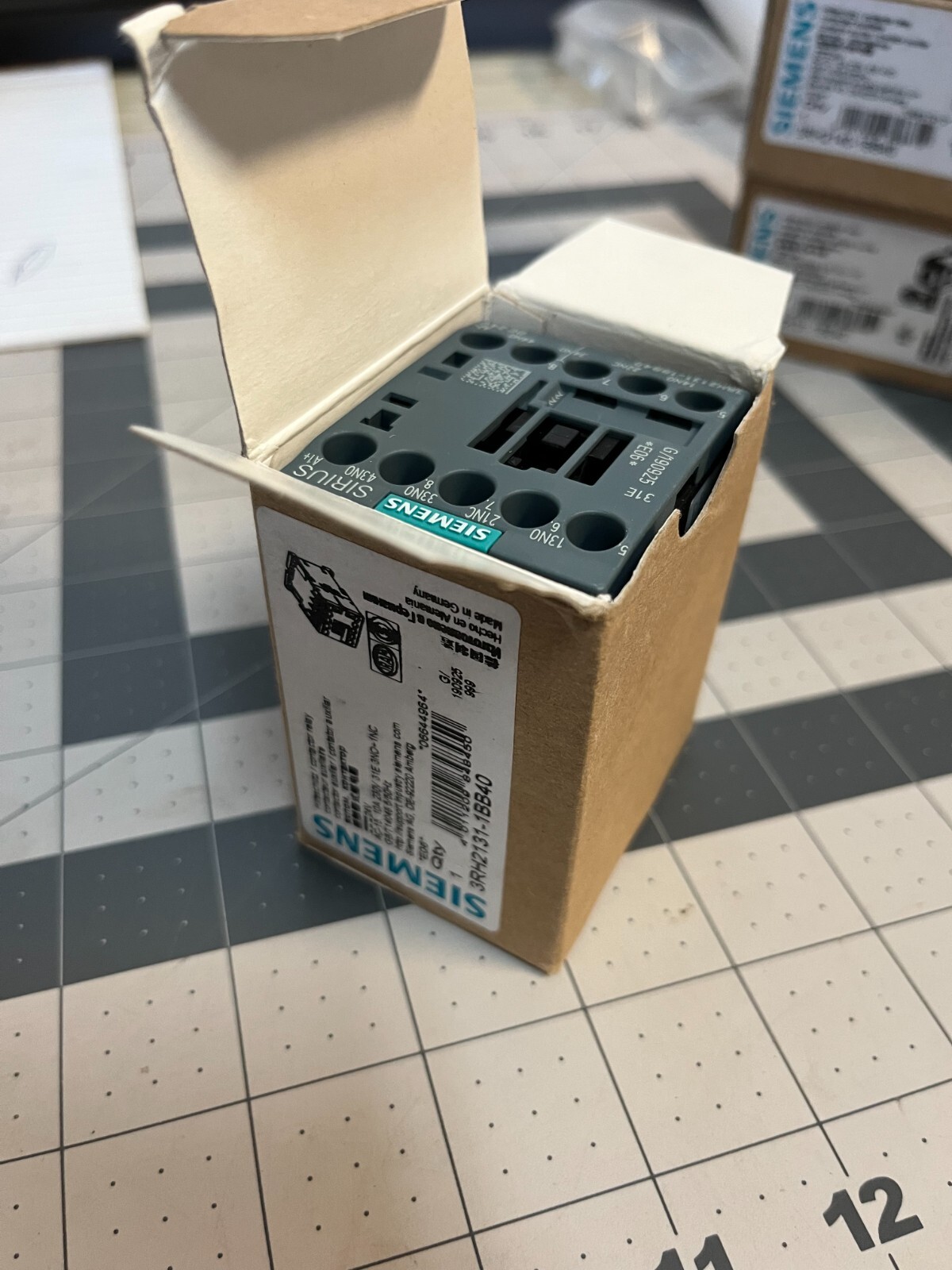 Siemens 3RH2131-1BB40 10A Contactor Relay 3P 3PH 24V Coil 230V 31E 3NO ...