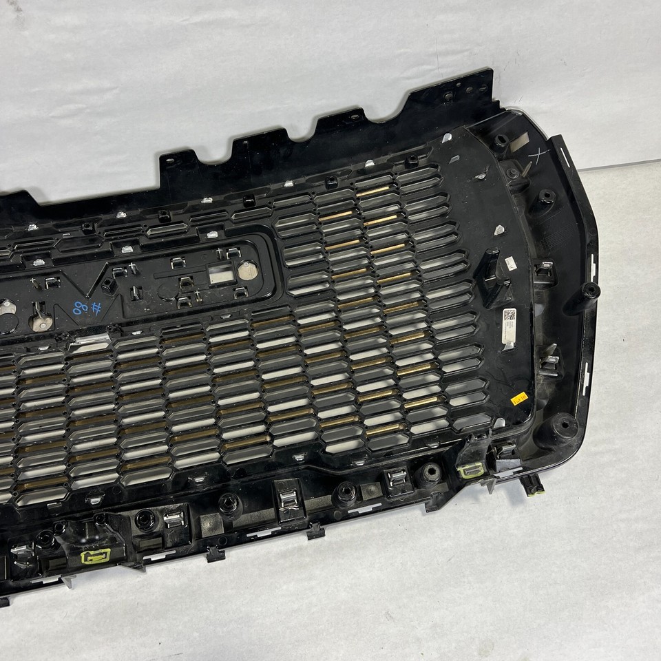 OEM 2021 2022 GMC Yukon Denali Front Grille Galvanized Silver w/ Emblem ...