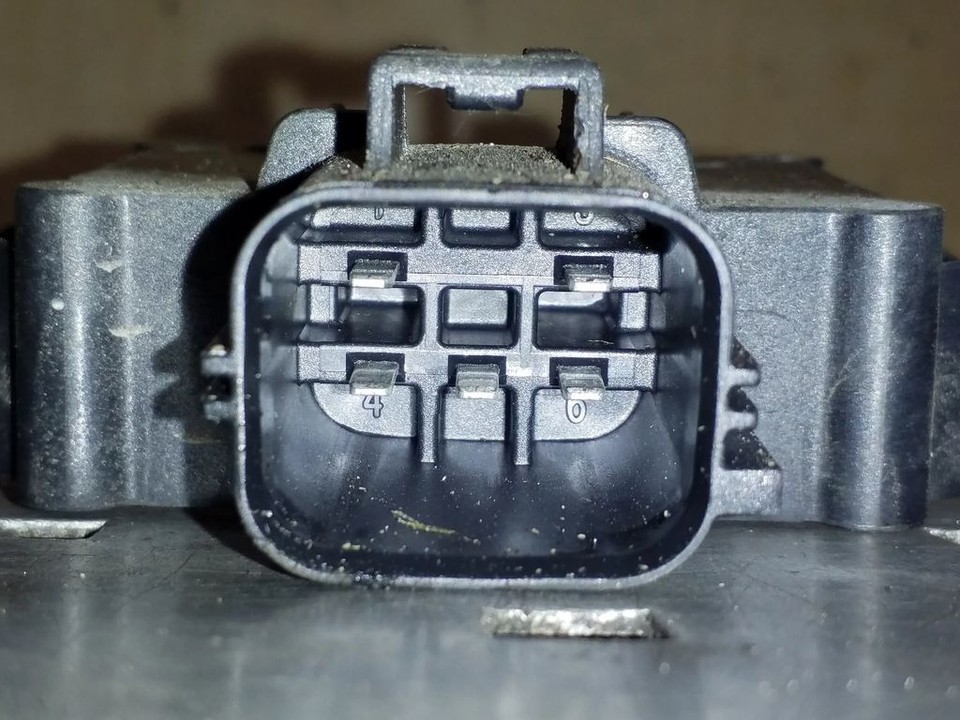 Volvo XC70 2015 Fuel injection pump control unit module 31405746 ...