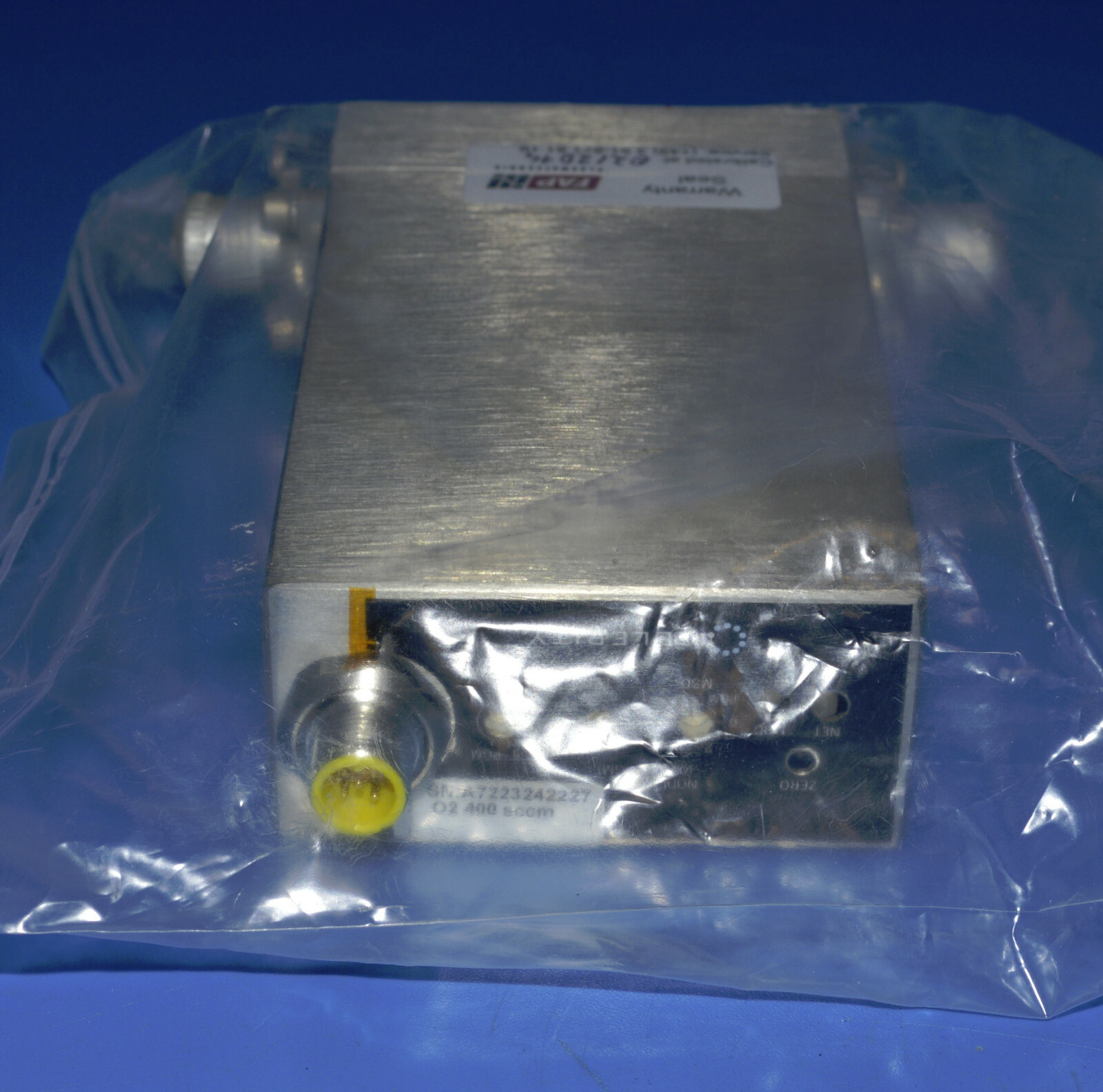 UNIT UFC-8105C Digital Elastomer Mass Flow Controller, N2 750SCCM ...