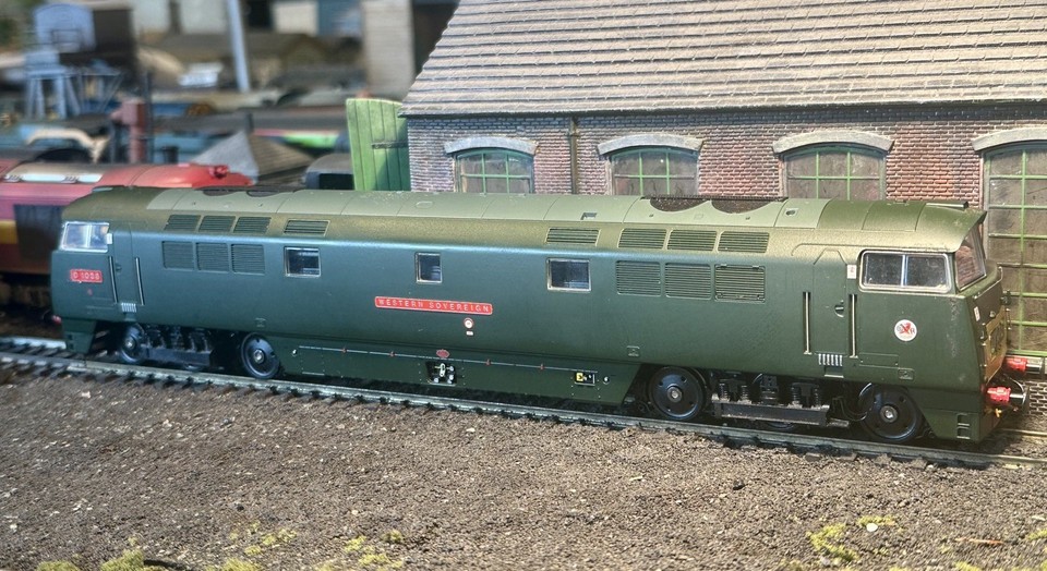 Dapol Class OO gauge Class 52 BR Green D1038 ‘Western Sovereign’ | eBay UK