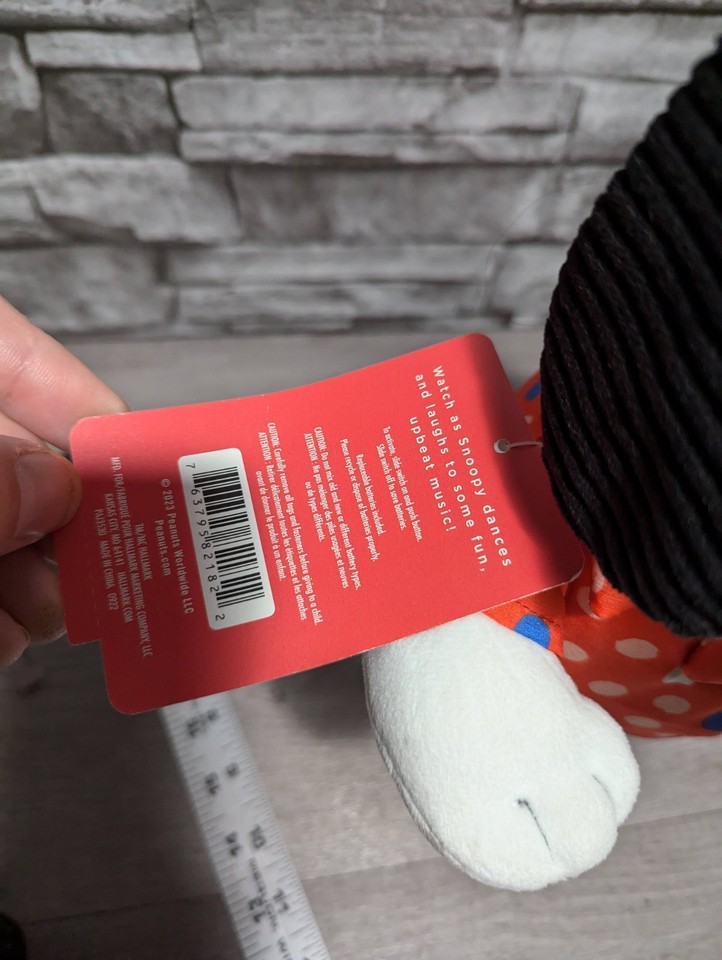 Hallmark 14" Plush Animated Dancing Summertime Snoopy Joe Cool Peanuts ...