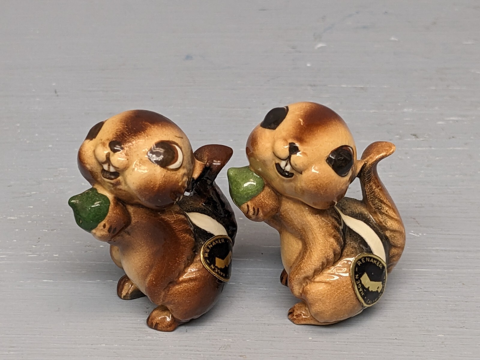 Old Hagen Renaker DW Mama Chipmunk Baby With Acorn | eBay