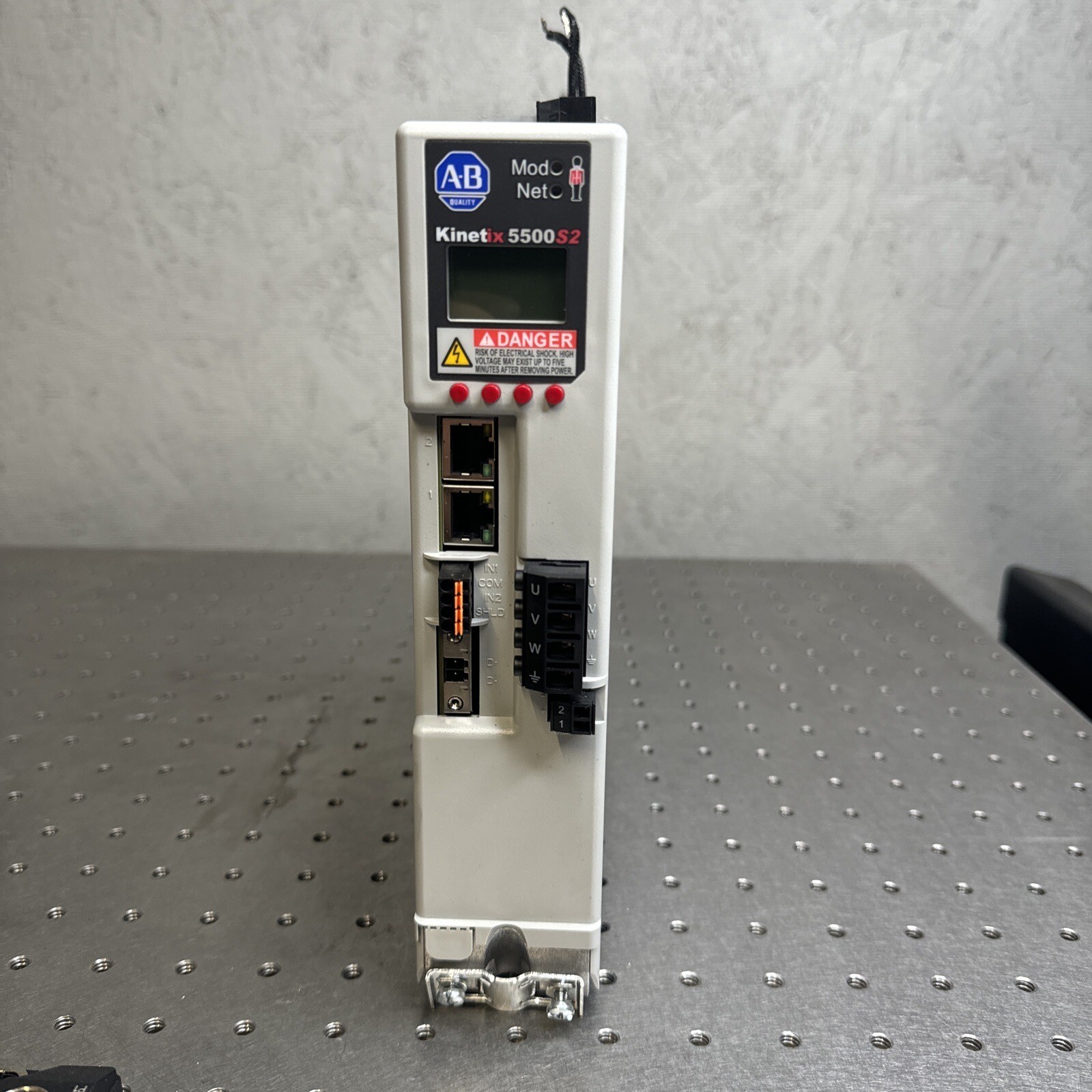 Allen Bradley 2198-H040-ERS2 /A Kinetix 5500 Servo Drive 190-528V AC 32 ...