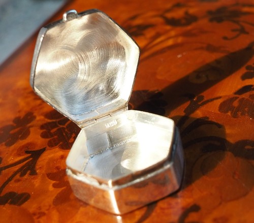 Vintage 925 Sterling Silver pill box Hexagon hinged lid Engraved marked ...