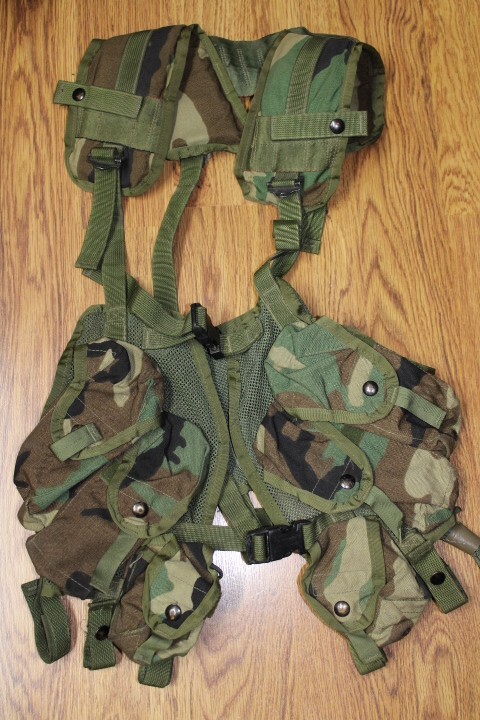 US Military Issue Load Bearing Vest LBV Magazine Equipment Woodland ...