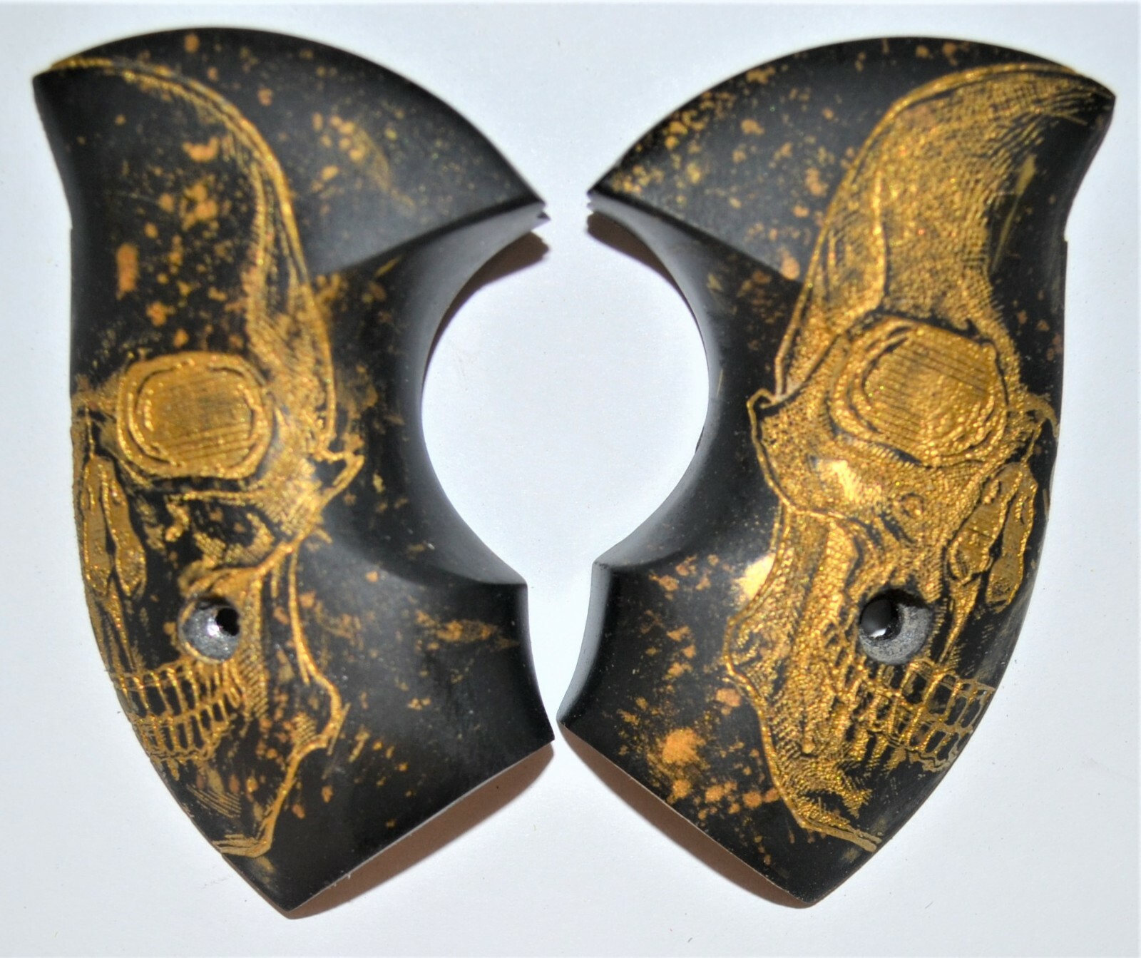 Taurus M85, M605, 856 pistol grips gold speckles with gold skulls ...
