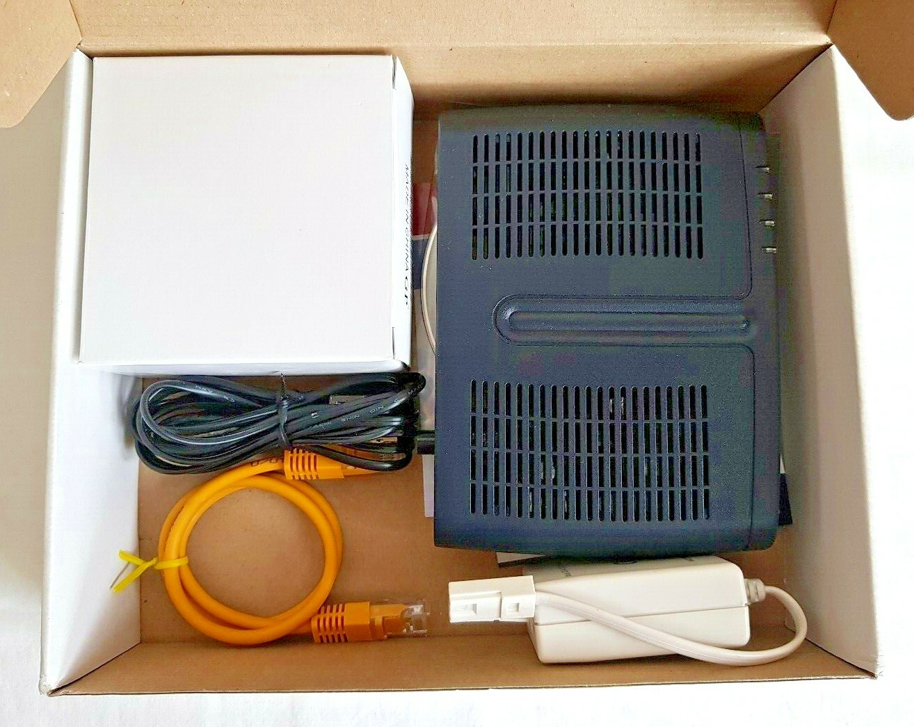 Thomson Speedtouch 546 V6 ADSL2+ Multi-User Gateway, Speedtouch 546i V6 ...