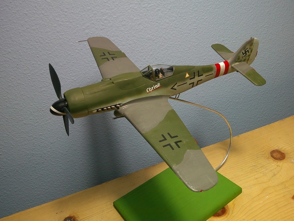 WW2 German Luftwaffe Focke-Wulf FW 190 D9 ' Dora 'airplane plastic ...