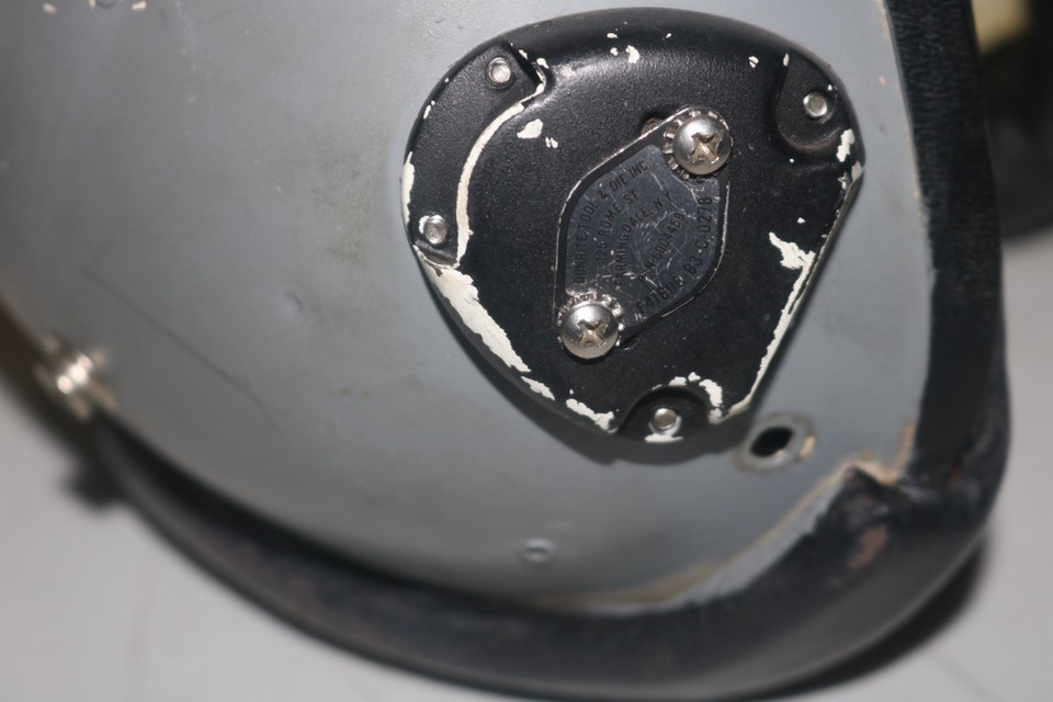 Vietnam era USAF HGU-22/P flight pilots helmet w oxygen mask fittings ...
