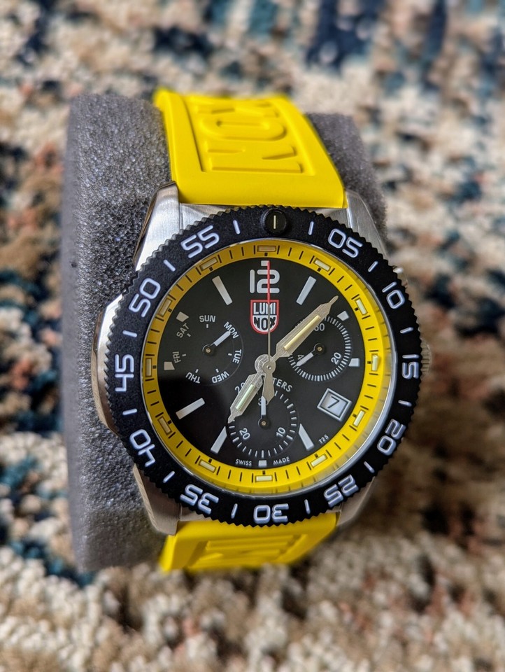 Luminox Pacific Diver Yellow Sapphire XS.3145 Black Dial Chronograph ...