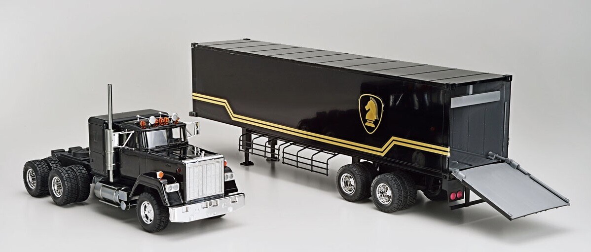1:28 Scale Aoshima KR-05 Knight Rider Flag Mobile Unit GMC Trailer ...