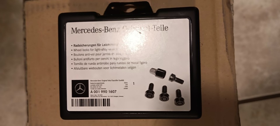 NEW Authentic OEM Mercedes-Benz Wheel Lock Kit A001 990 1607 Black ...