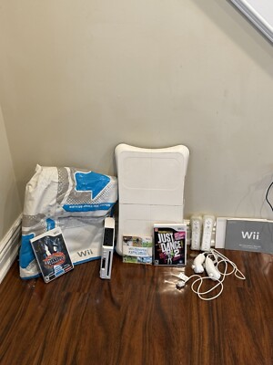 NINTENDO Wii Console Wii Fit Board Dance Dance Mat 3 Games 2 Remotes ...
