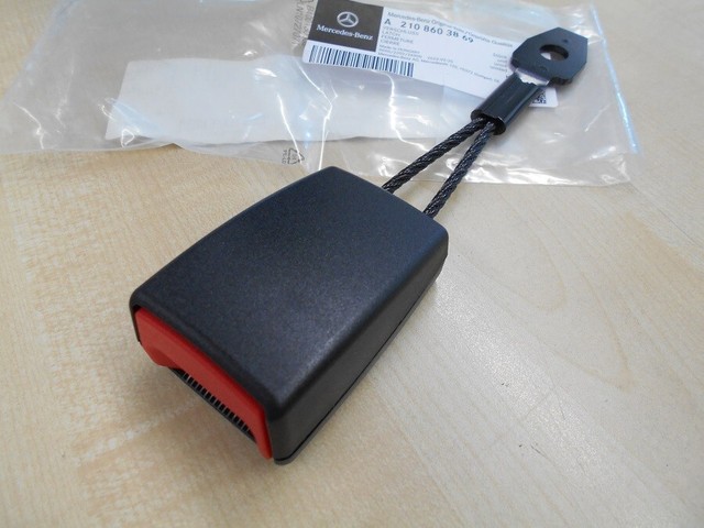 Mercedes Benz W204 Gurtschloss vorne A2048602369 online kaufen | eBay