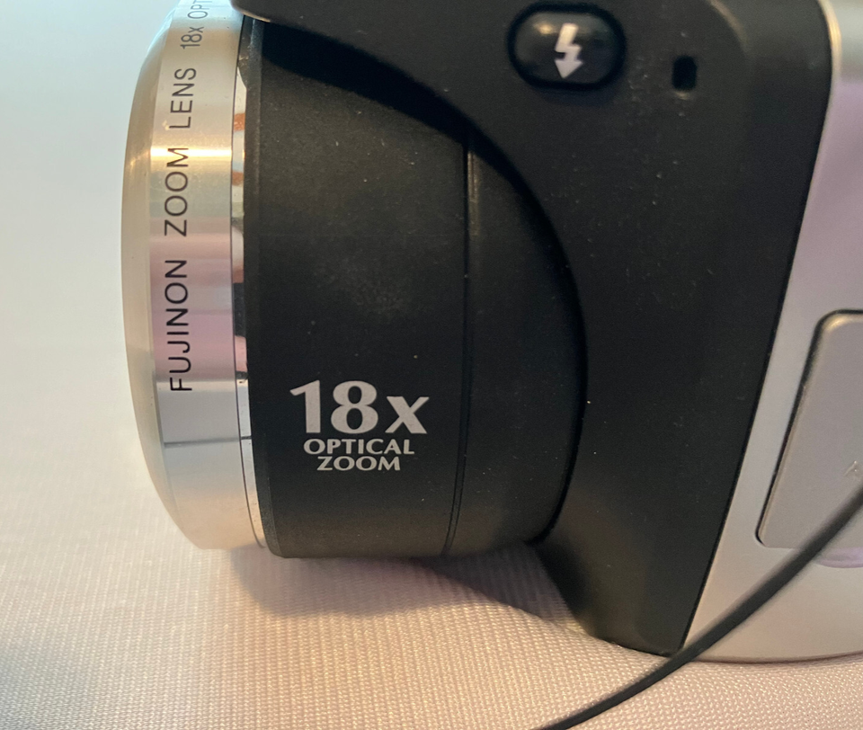 Fujifilm FinePix S8000fd 8.0MP Digital Camera 18X Zoom Black - Used ...