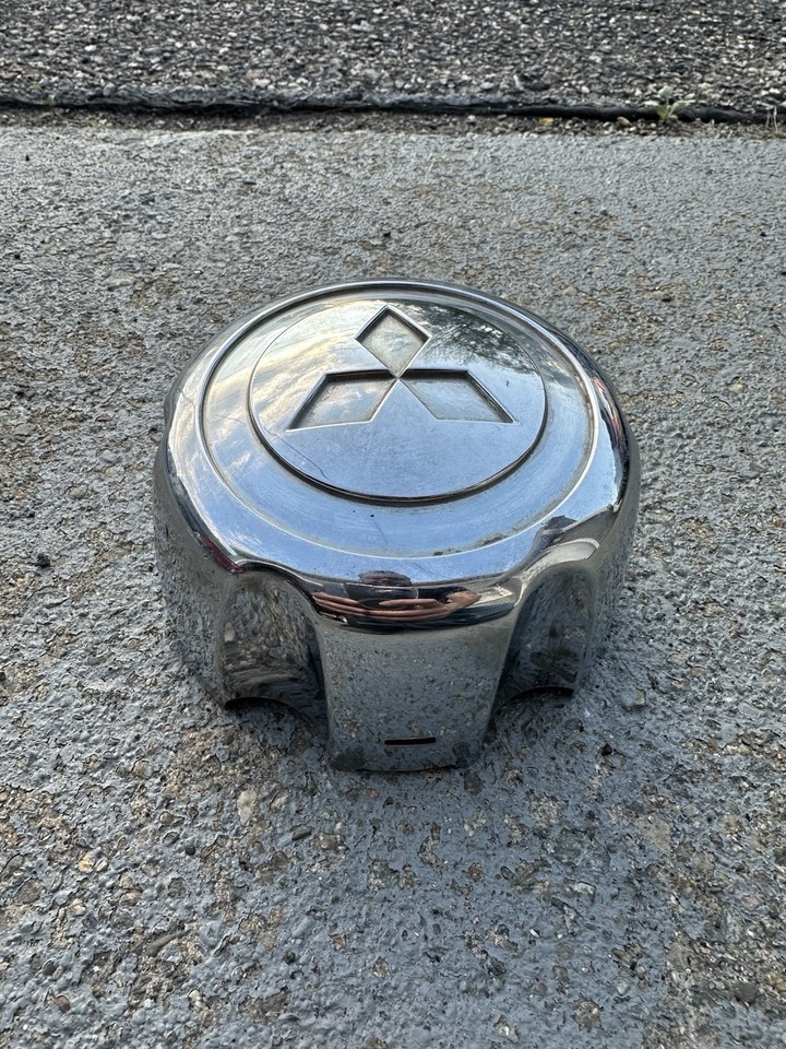 One Mitsubishi Montero & Montero Sport Wheel Center Cap Hubcap Chrome ...