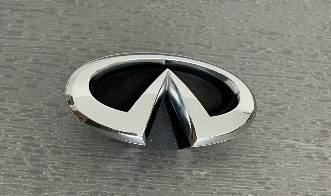 Infiniti G35 Logo