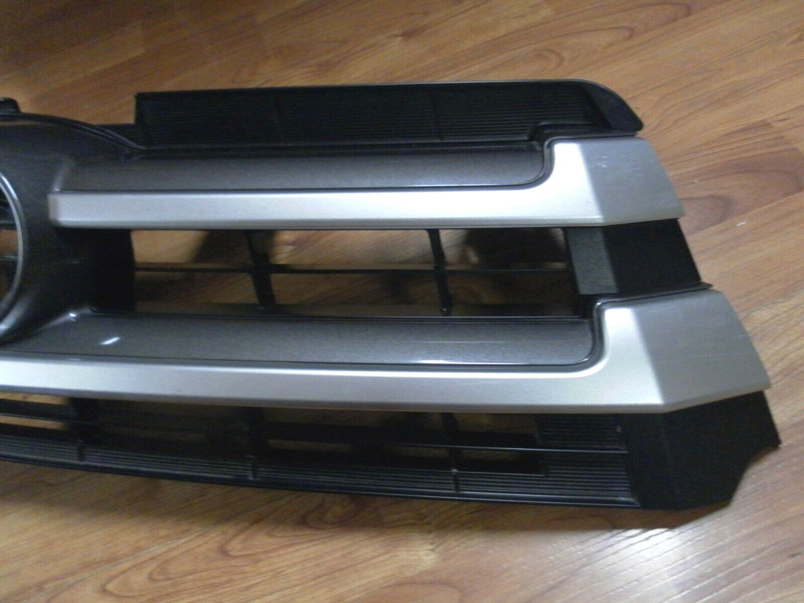 2017-2019 Toyota Highlander Upper Front Grille OEM# 53101-0E240 | eBay