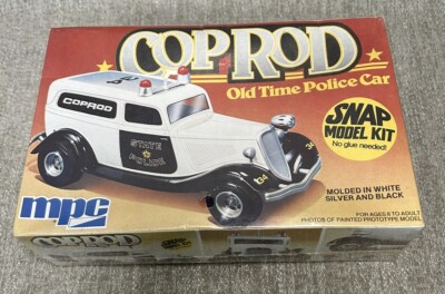 MPC 3223 1/32 Scale Snap 1934 Ford CopRod Old Time Police Car Plastic ...