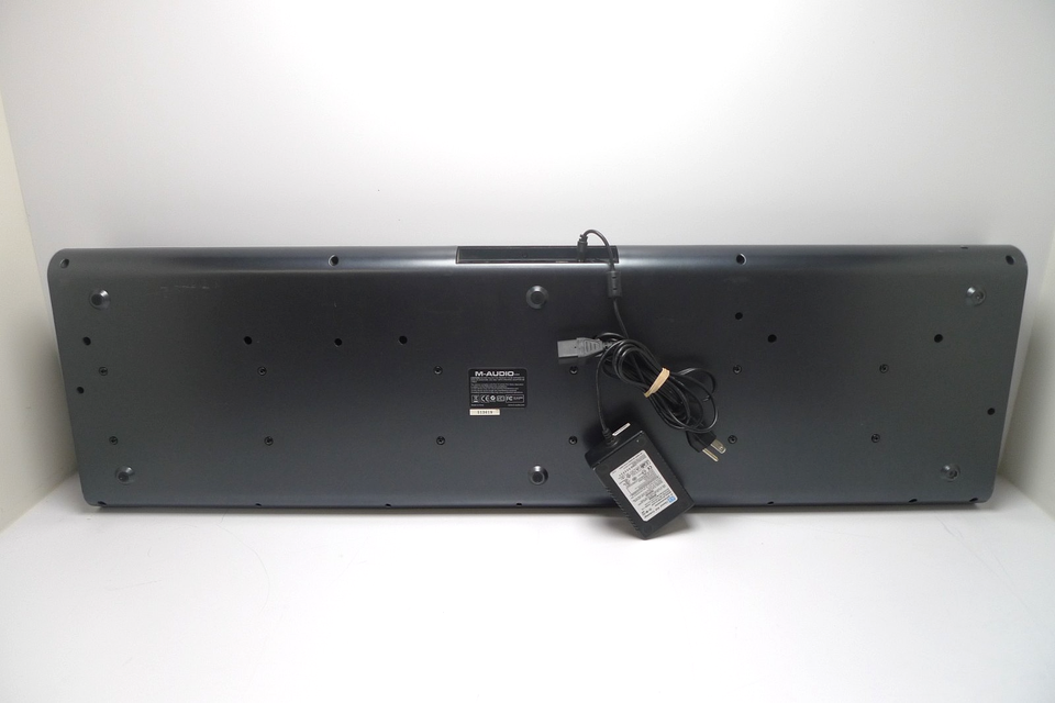M-Audio Axiom 61 MIDI Controller Keyboard w/ Adapter | Local Pick-Up ...