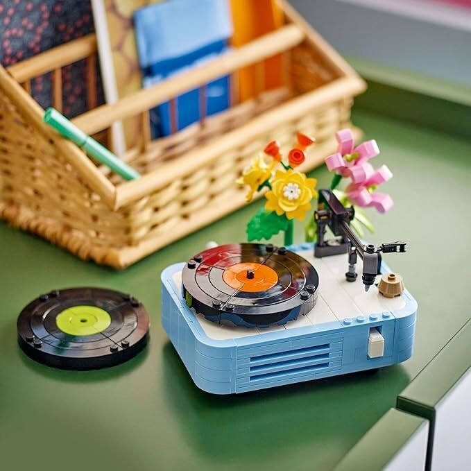 LEGO CREATOR: Record Player with Flowers (31172) Music Toys for 8+ Year ...