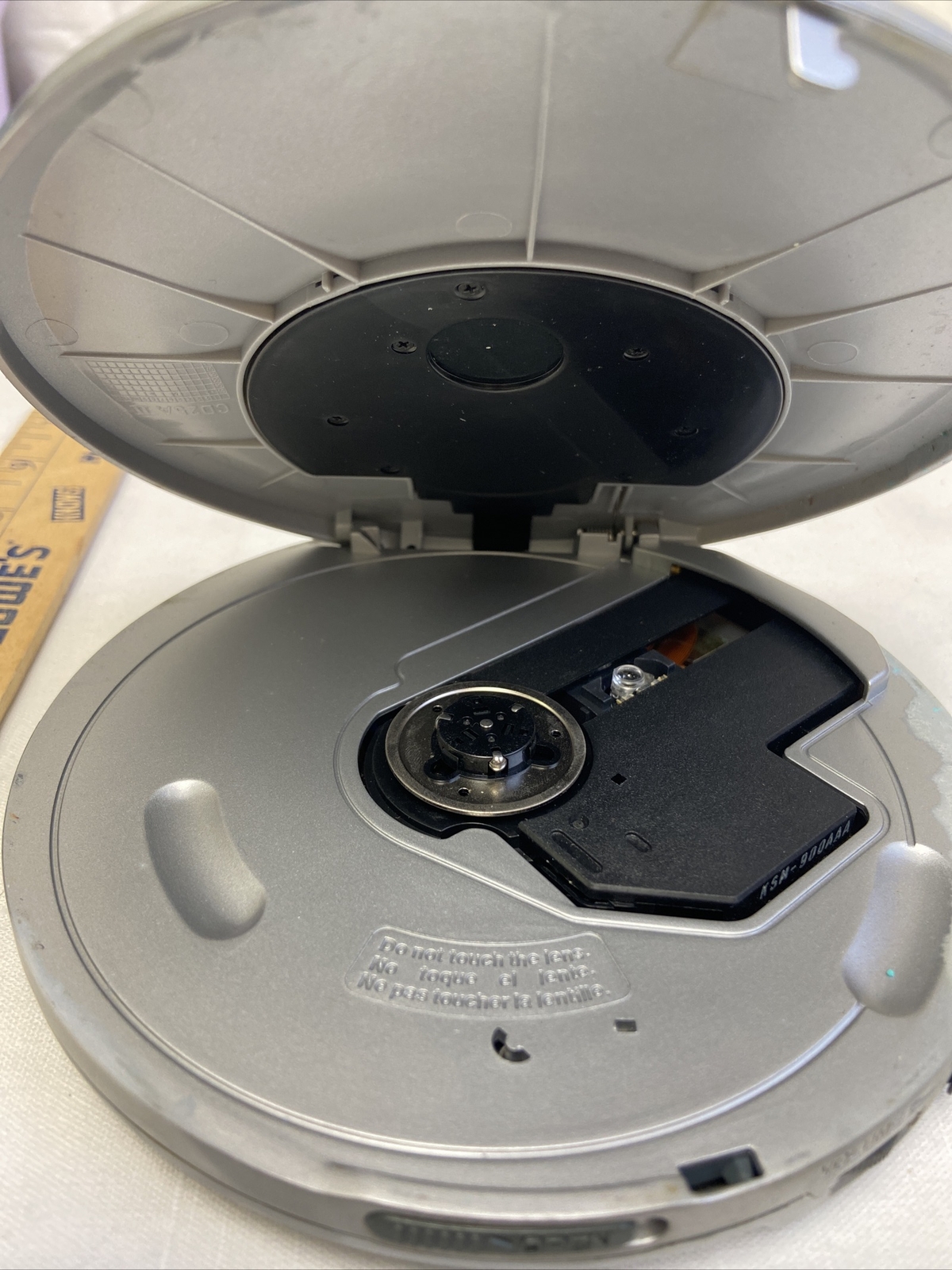 Durabrand Portable CD Player Model CD-56 Digital Programmable w/ Repeat ...