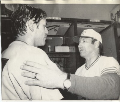 1975 Press Photo Oakland A’s Manager Alvin Dark & Boston Catcher ...