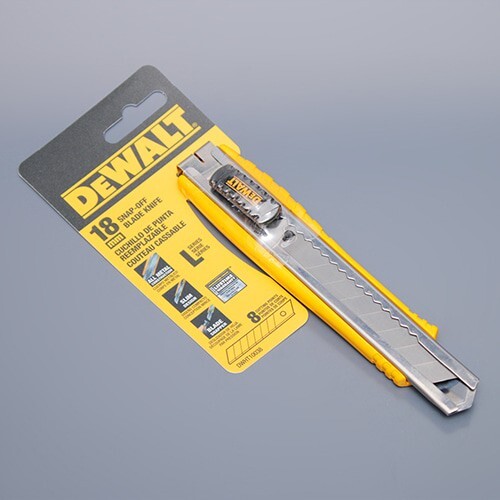 DWHT10038 Dewalt 18mm Snap-Off Multi-Purpose Knife (1 knife core built ...