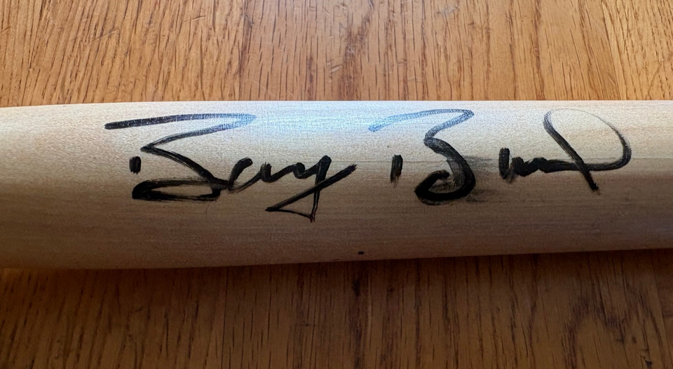 BARRY BONDS AUTOGRAPHED MINI 18 In REAL WOOD BAT With LITTLE SMEAR TO ...