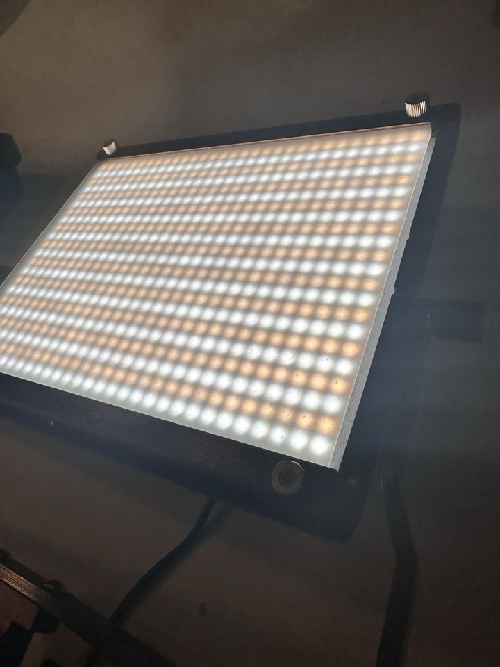 NEEWER NL660 Professional Dimmable Bi-Color LED Video Light W/Extra ...