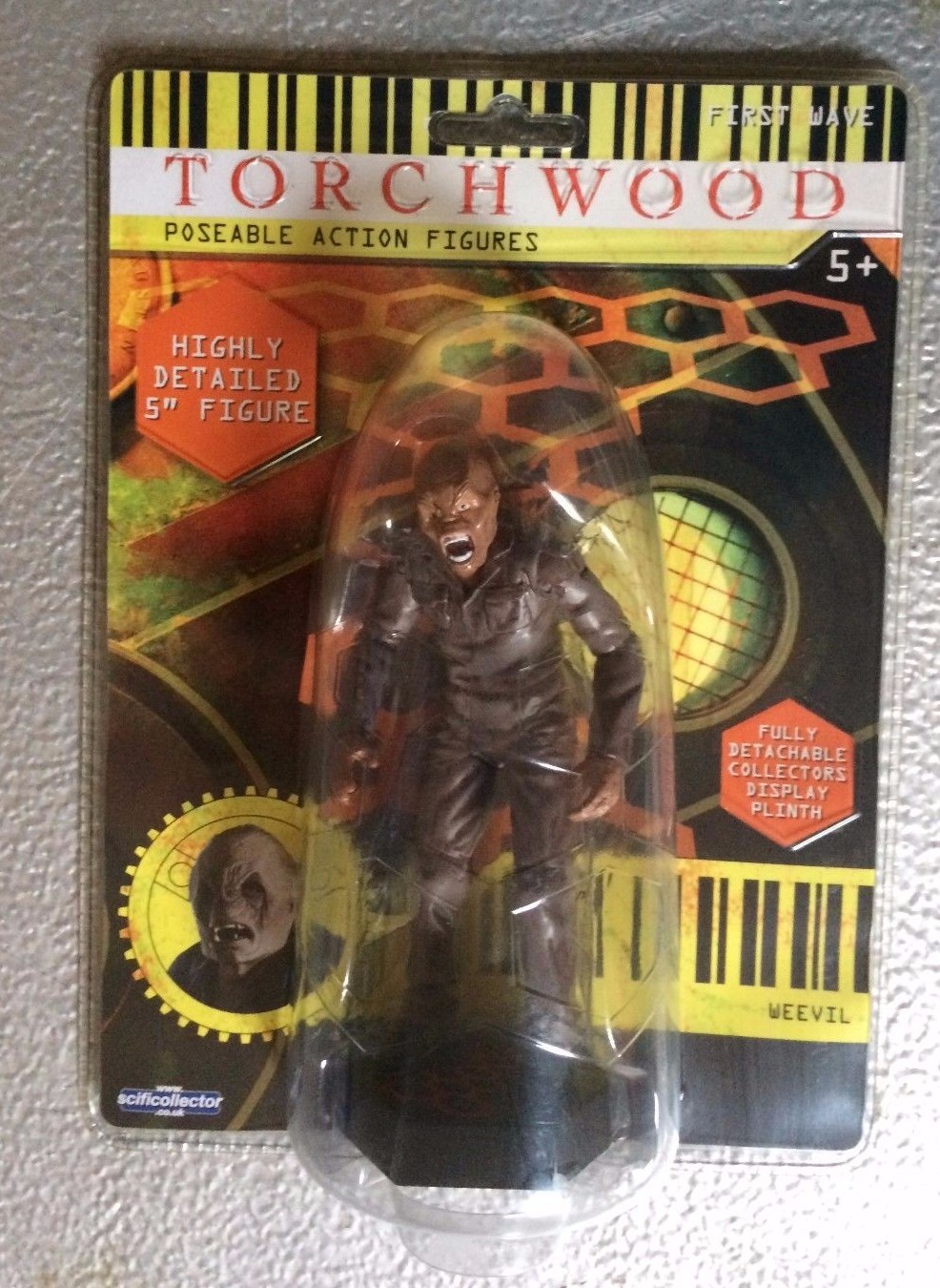 TORCHWOOD - WAVE 1 - SET OF 4X 5" ACTION FIGURES, JACK, GWEN, WEEVIL ...