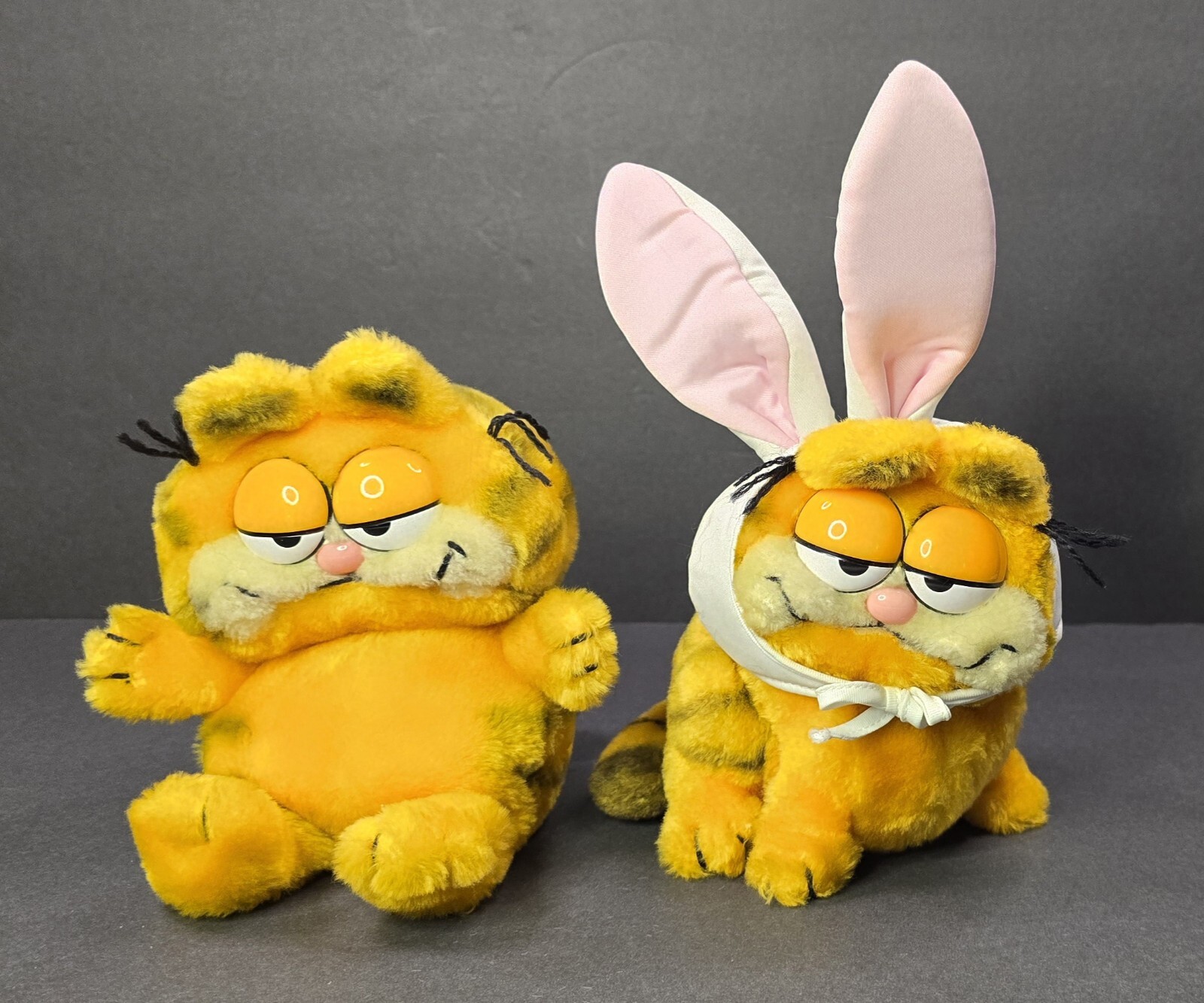 1981 Dakin Lot Of 2 Vintage Garfield Plush And Garfield Easter Bunny ...