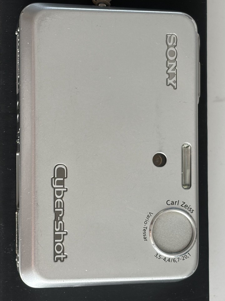 Sony Cyber-shot DSC-T3 5.1MP Digital Camera Silver, With Carry Case ...